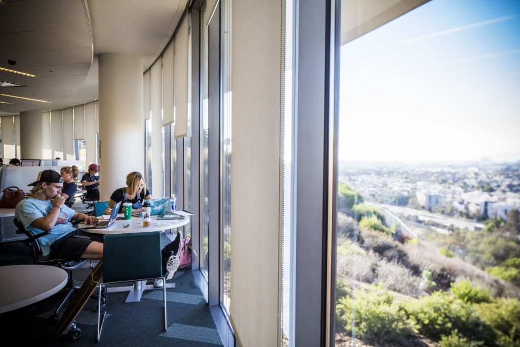 2016 Fall Campus Scenes - Digital Viewbook